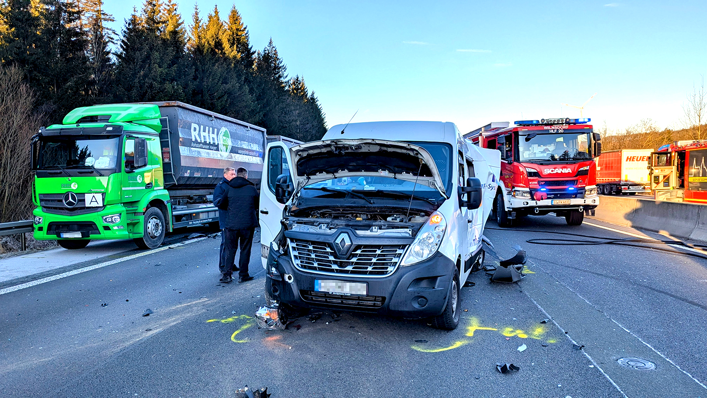 Schwerer Unfall auf der A45 bei Wilnsdorf: Mehrere Fahrzeuge und ein Lastwagen kollidieren ...
